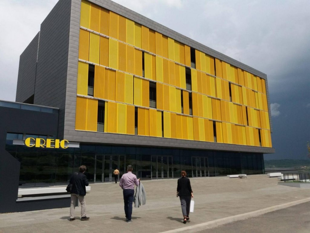 Ziua de Cluj | Parc fotovoltaic și eolian în Lomb, lângă Cluj ...