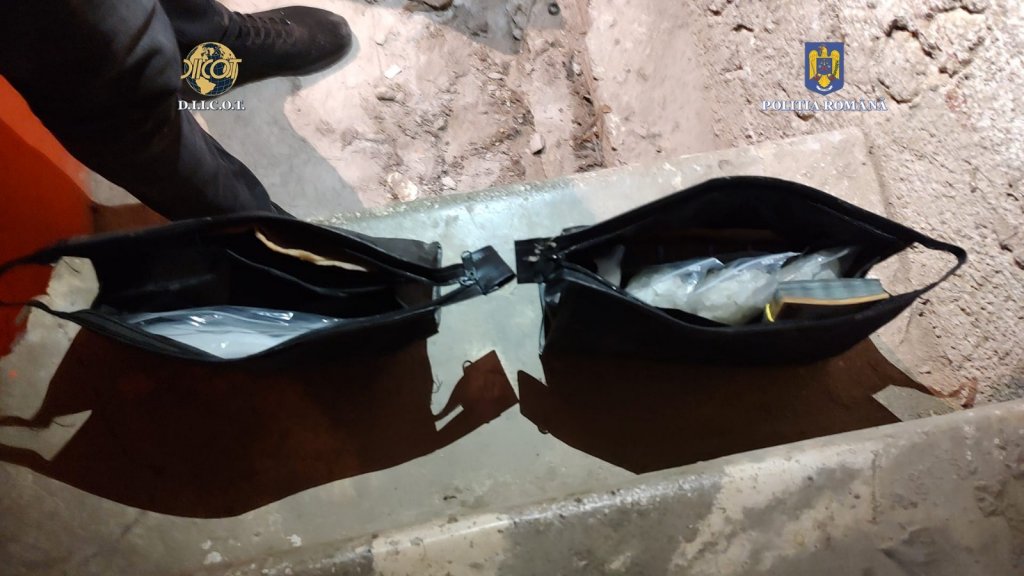 Ziua de Cluj | Plin de DROGURI în Cluj! Doi tineri, arestați pentru ... Ziua de Cluj | Plin de DROGURI în Cluj! Doi tineri, arestați pentru ...