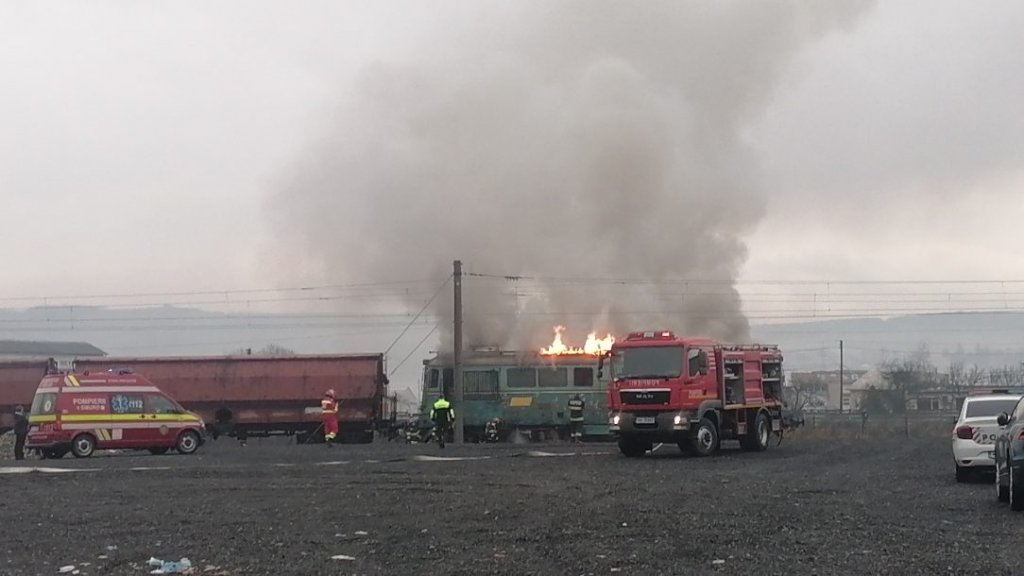 Ziua de Cluj | Locomotiva unui tren A LUAT FOC în Dej