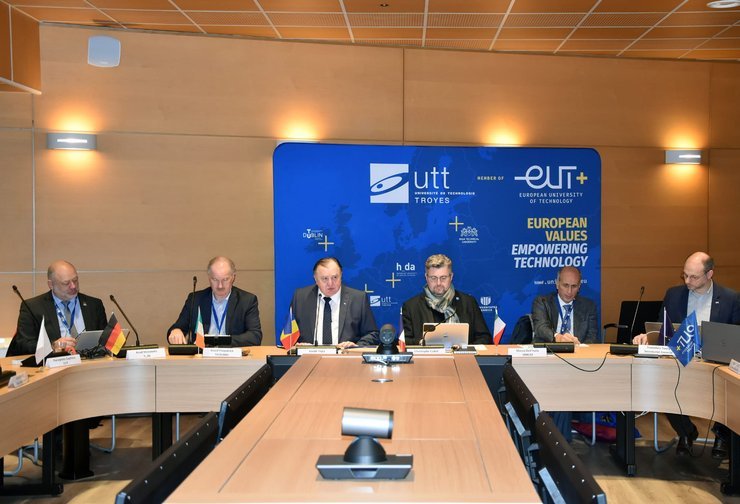 Ziua de Cluj | Rectorul Universității Tehnice din Cluj-Napoca preia ... Ziua de Cluj | Rectorul Universității Tehnice din Cluj-Napoca preia ...