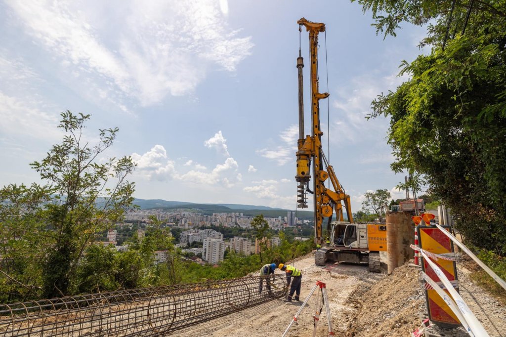 Ziua de Cluj | Lucrările de consolidare continuă pe strada Uliului ... Ziua de Cluj | Lucrările de consolidare continuă pe strada Uliului ...